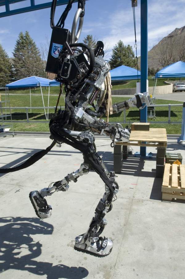 Military exoskeletons uncovered: Ironman suits a concrete possibility
