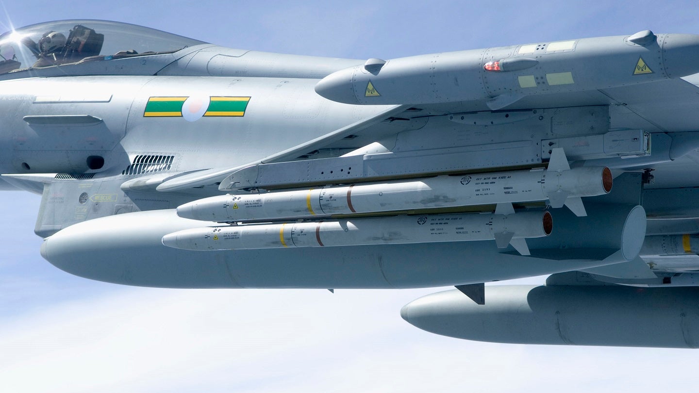 Air defence missiles delivered as UK commits to Ukraine support - Army ...