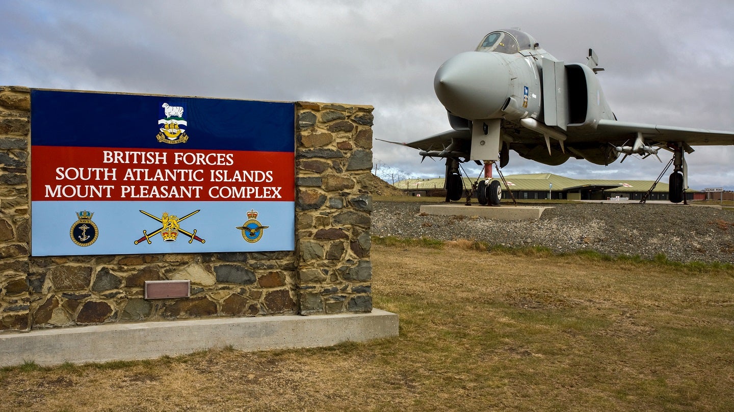 What UK military forces are based at the Falkland Islands? - Army ...