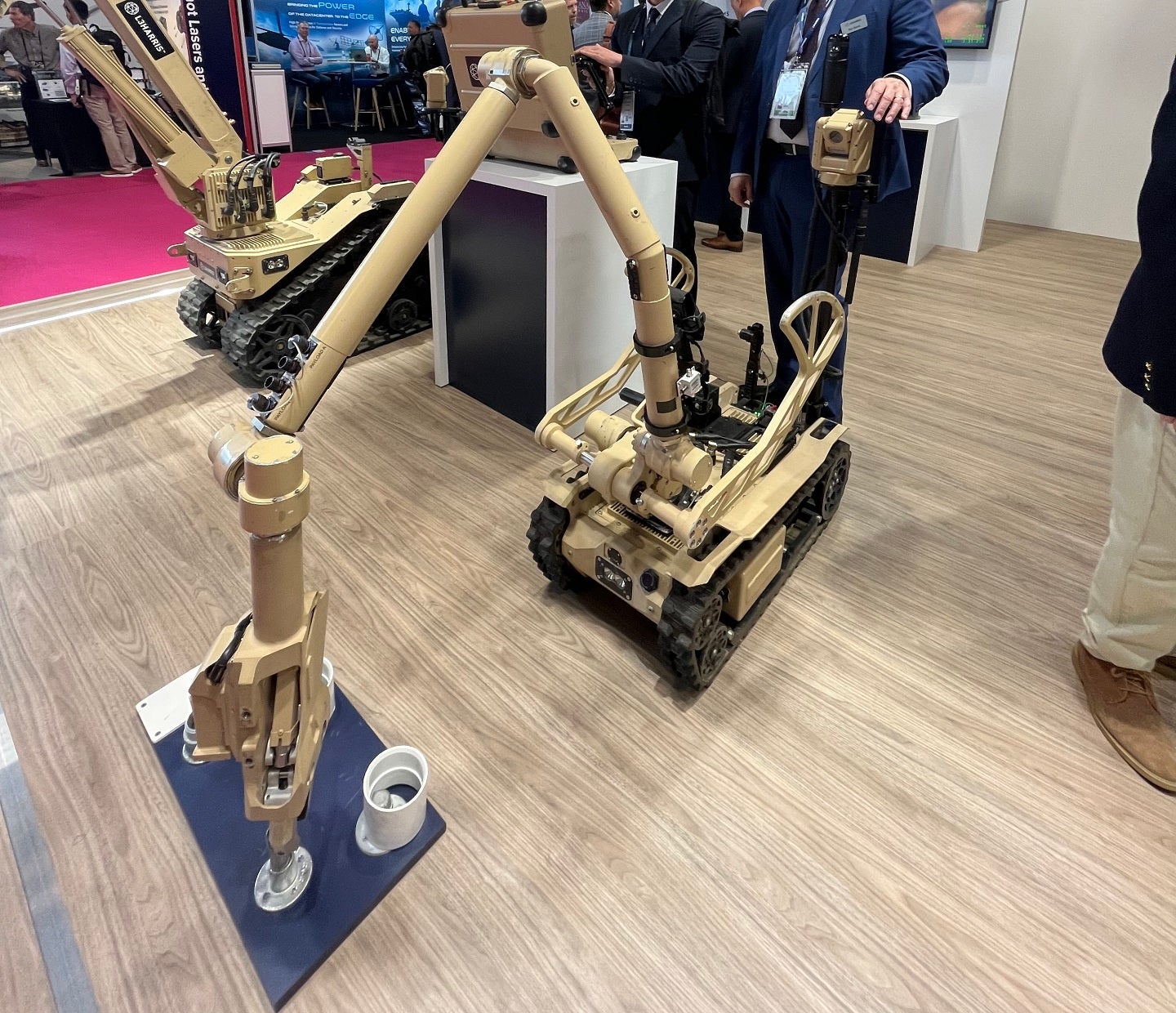 L3Harris engineer bomb disposal developments for T4 and T7 robot - Army ...