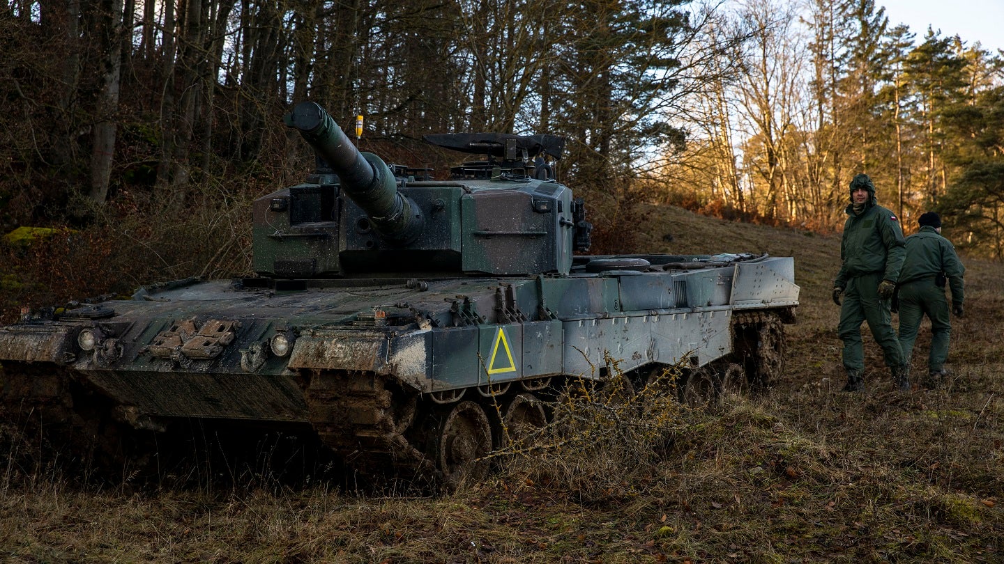 Czech Army tanks: T-72M4 CZ vs Leopard 2A4 - Army Technology