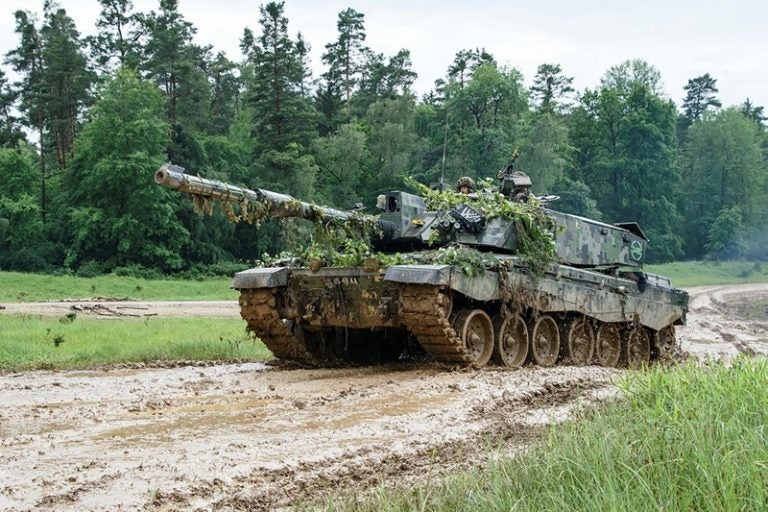 Challenger 3 completes crewed live firing for the first time - Army ...